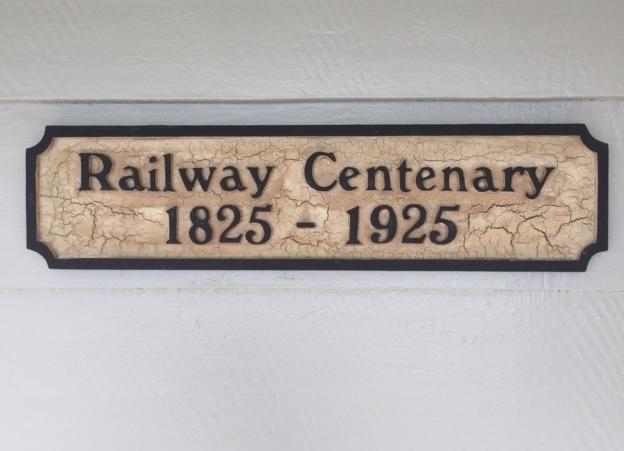 Railway Centenary Wooden Road Sign – Blue Goose Imports